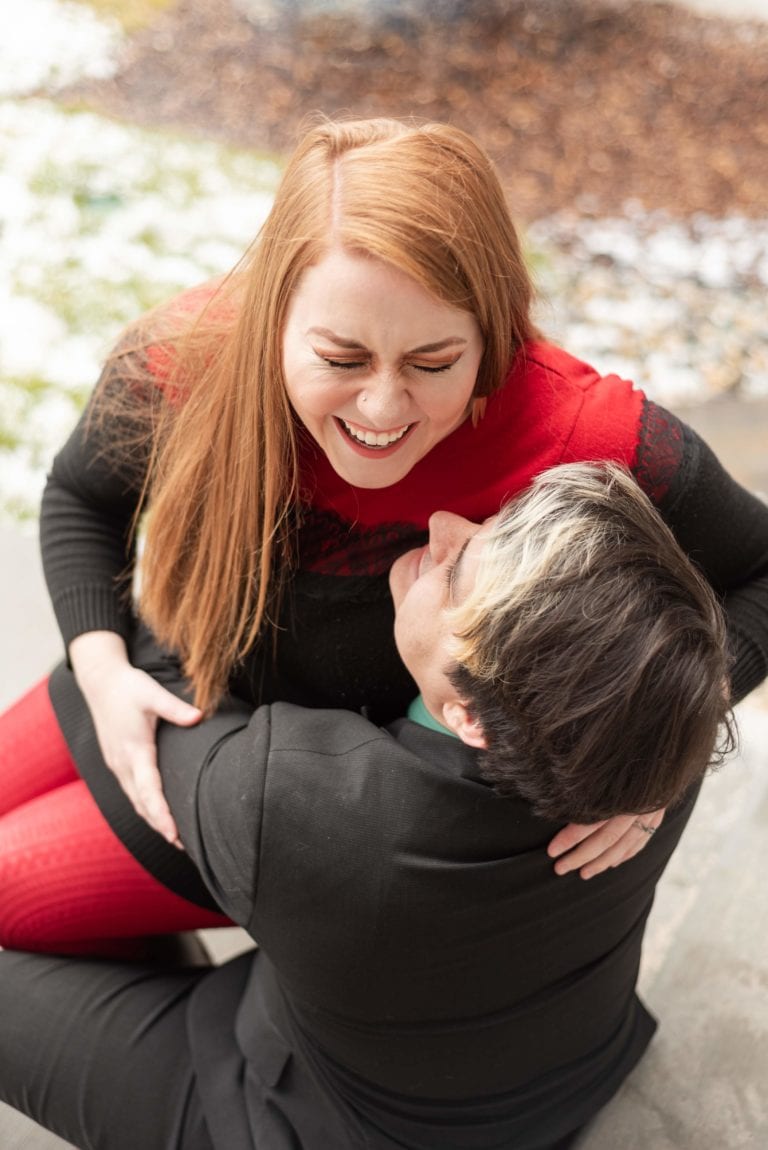 A Christmas Snuggle Session | Savvy Leigh Photography