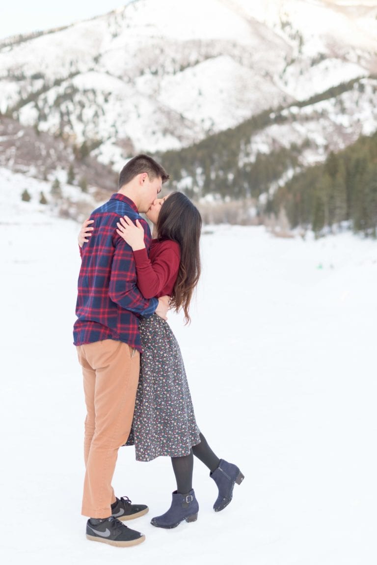 Taking "Snowball Fight" to a New Level! | Savvy Leigh Photography