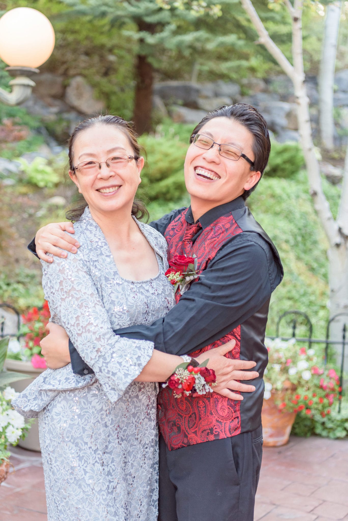 Tips for Smooth and Simple Family Photos at Your Wedding