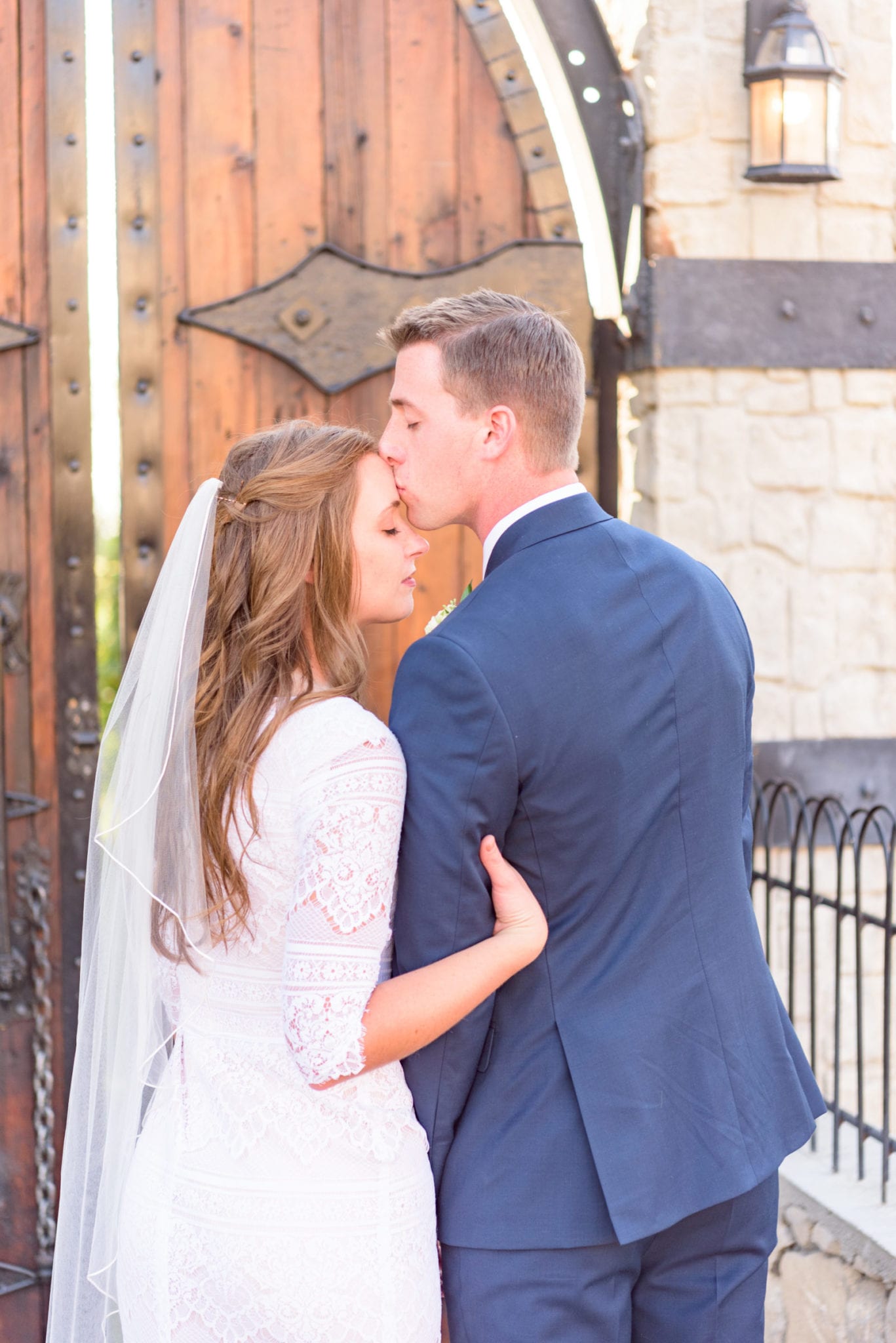 5 Ways to Spend Time Together on Your Wedding Day | Savvy Leigh Photography