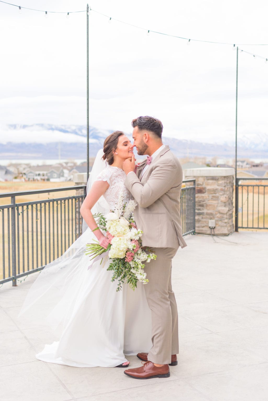 A Gorgeous Couple at Sleepy Ridge in Orem | Savvy Leigh Photography