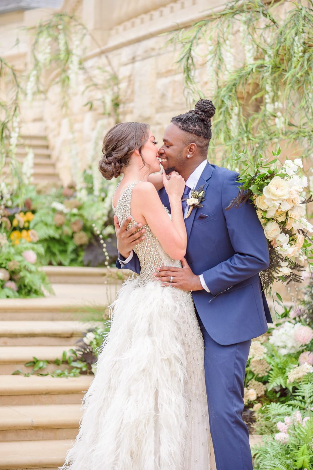 5 Tips to Get the Best First Kiss Picture at Your Wedding