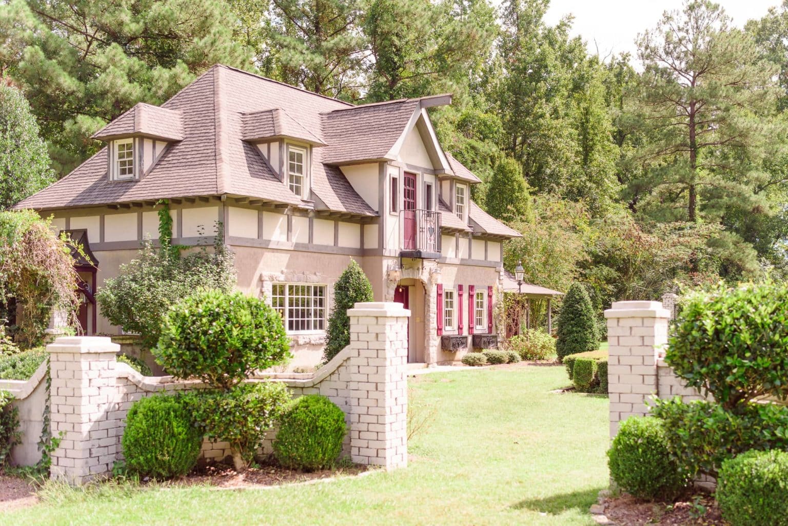 A Fairytale Bride at Key Rose Estate Venue in Fayetteville