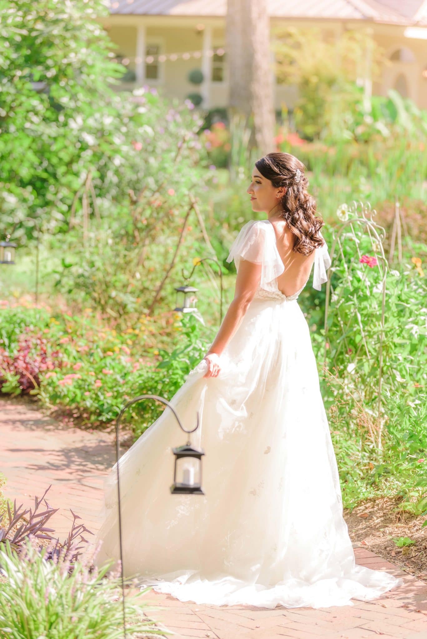 Bridal Photos at Alexander Homestead | Savvy Leigh Photography