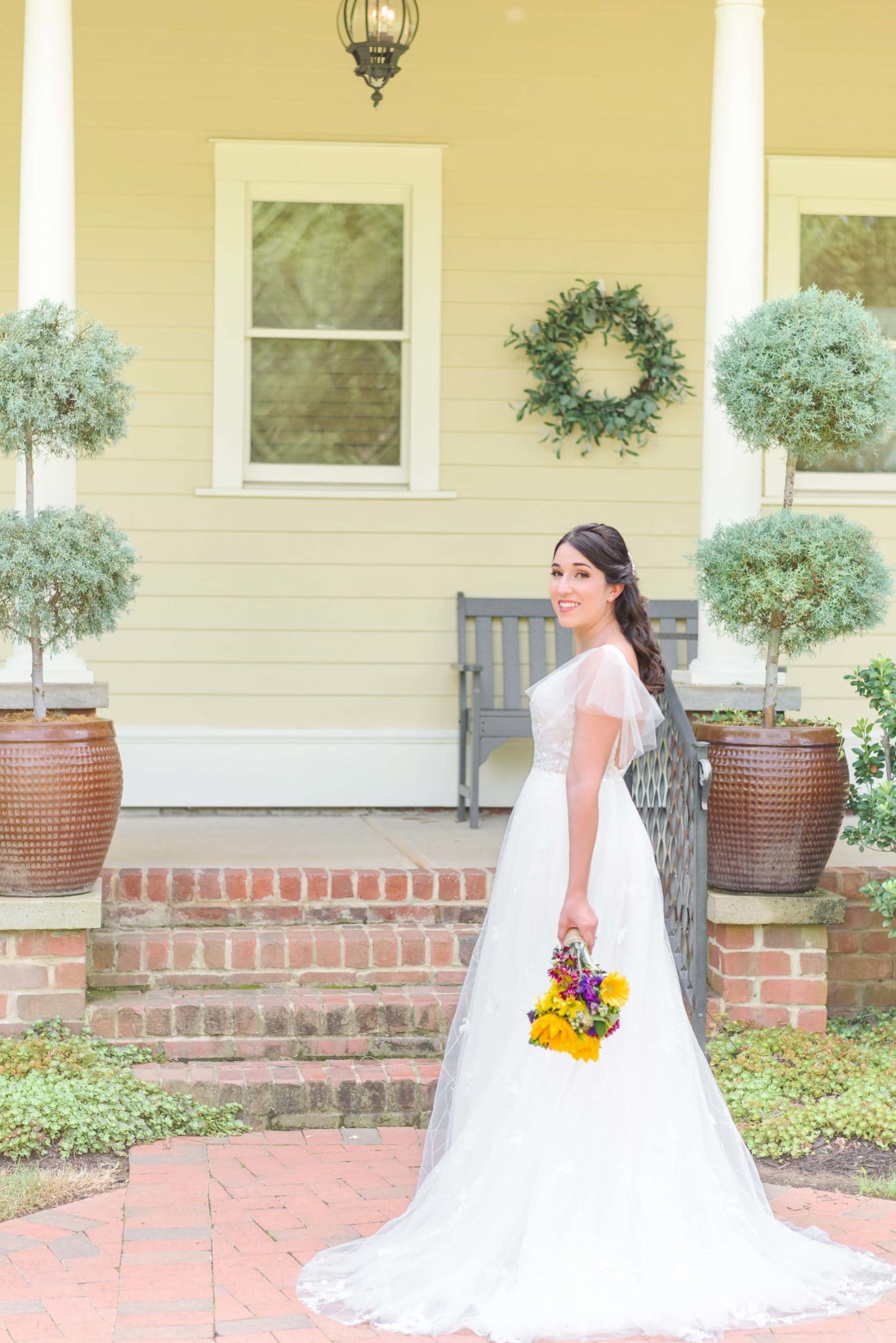 Bridal Photos at Alexander Homestead | Savvy Leigh Photography