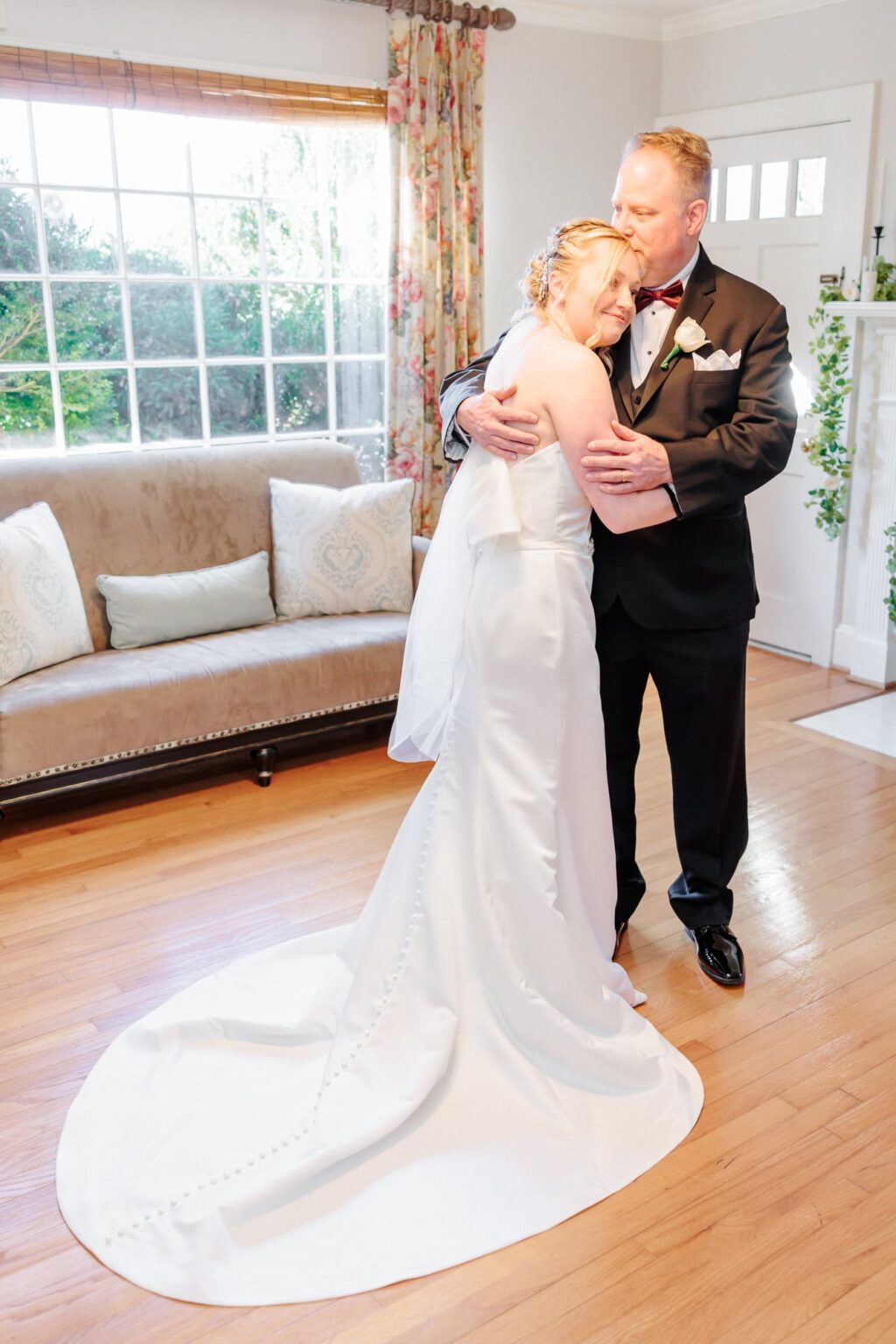 A Cozy Winter Wedding at Green Gables | Savvy Leigh Photography