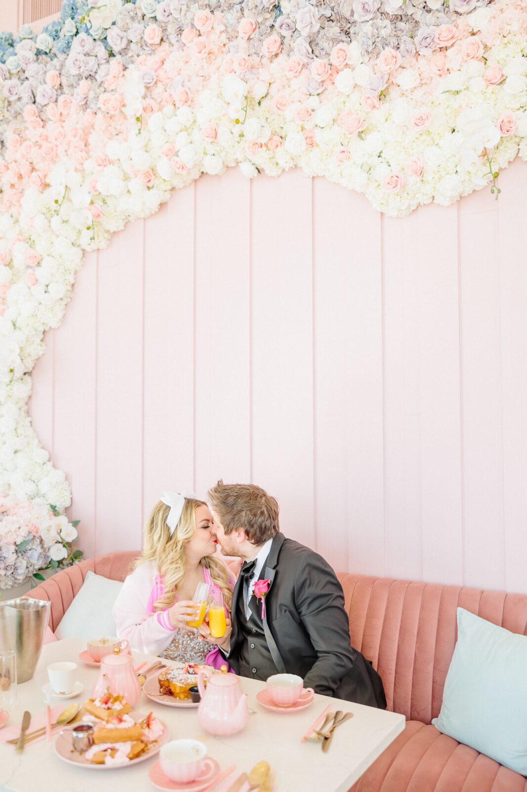 A Hollywood Style Elopement in Las Vegas | Savvy Leigh Photography